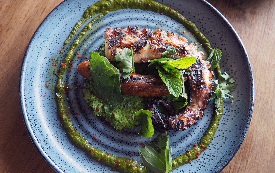 Summertime Dining at Aerlume Seattle – Itty Bitty Atlas