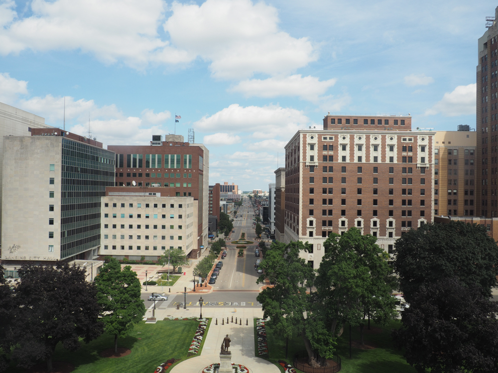 Inside Look: Lansing’s Radisson Hotel – Itty Bitty Atlas
